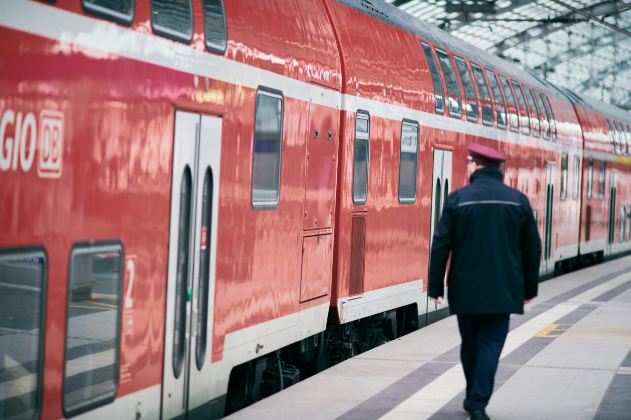 Rail Stations Management - Design and Operations Excellence